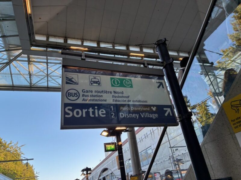Getting to Disneyland Paris from Central Paris - Guide - Steps to Magic